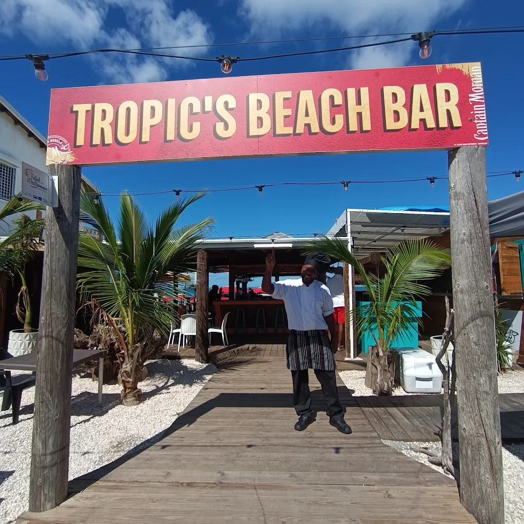 TROPIC'S BEACH BAR - St Martin Caraïbes